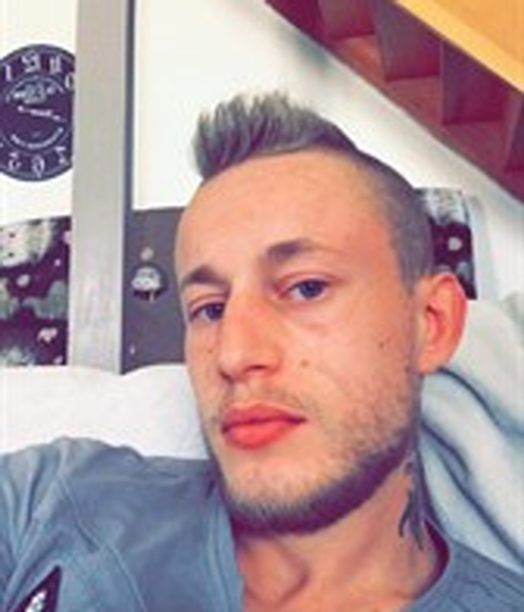 Avis de décès de Vincent DELVAL paru le 25/01/2023 dans La Voix du Nord ...