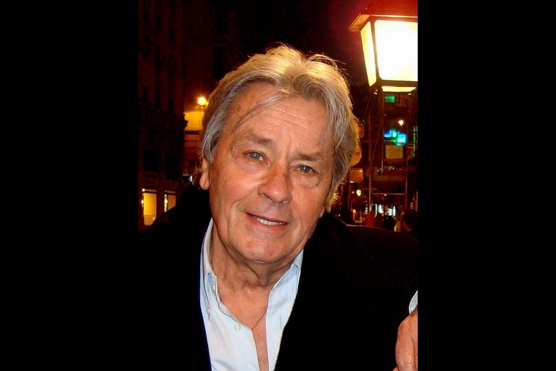 Une pluie d'hommages pour Alain Delon : célébration d'une icône du cinéma