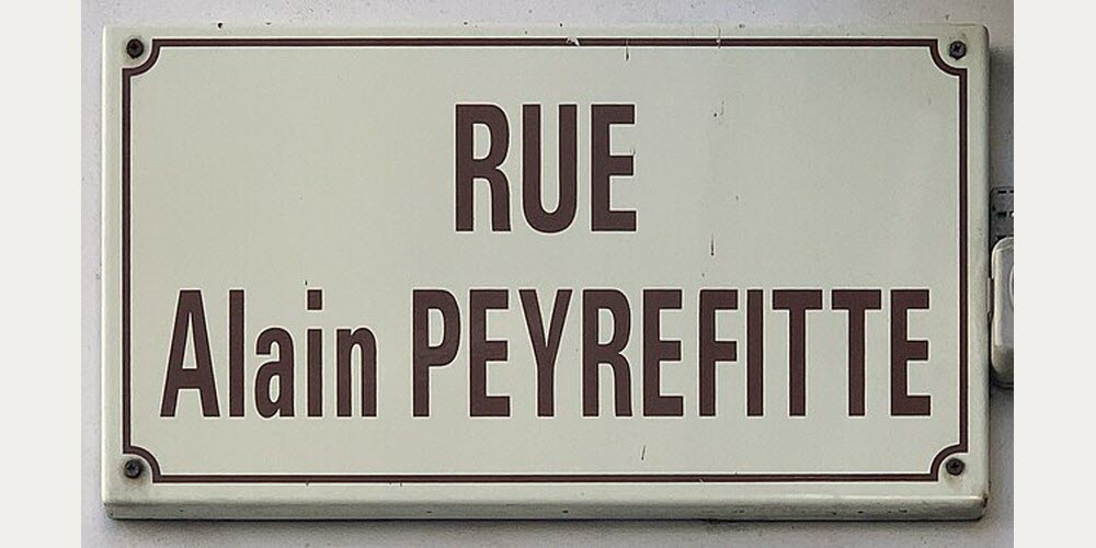 Alain Peyrefitte : un homme d'État, diplomate et écrivain engagé dans ...