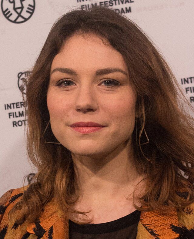 Émilie Dequenne, une étoile du cinéma belge s’éteint à 43 ans, emportée par la maladie