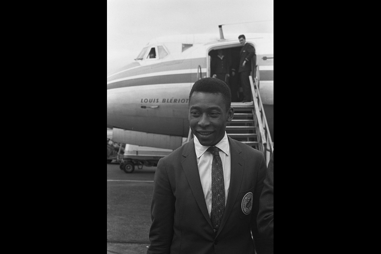Pelé, la légende du Football mondial, a raccroché ses crampons