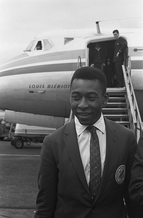 Pelé, la légende du Football mondial, a raccroché ses crampons