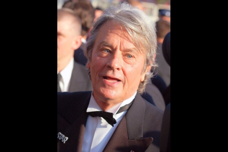 Alain Delon, le regard bleu perçant qui a marqué l'histoire du 7e art s ...