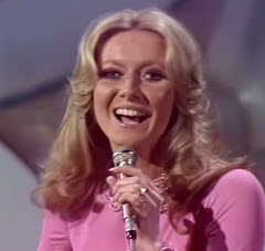 Clodagh Rodgers, icône de la variété britannique et de l'Eurovision, s ...