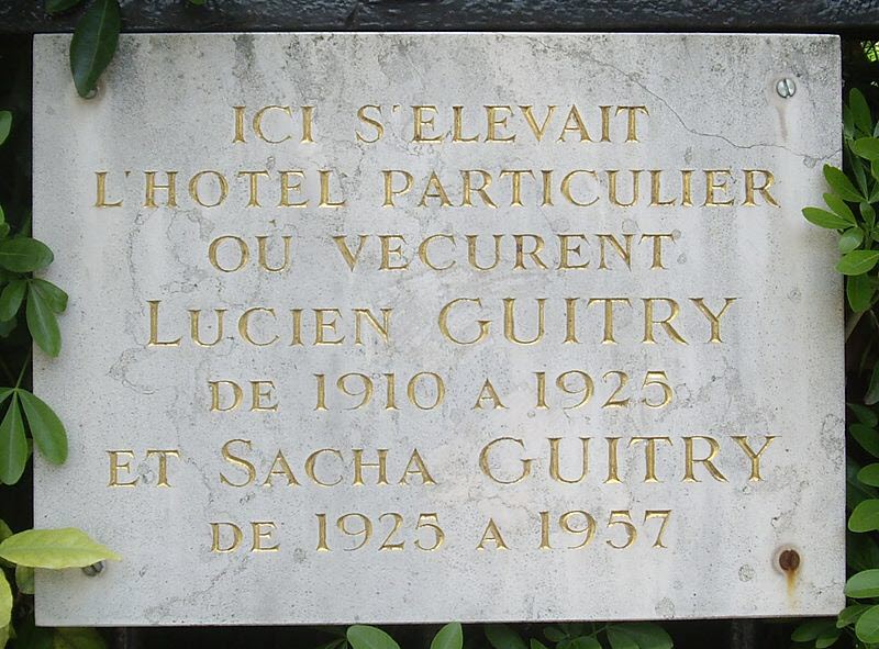 La mort de l'acteur et réalisateur Sacha Guitry à l'âge de 72 ans